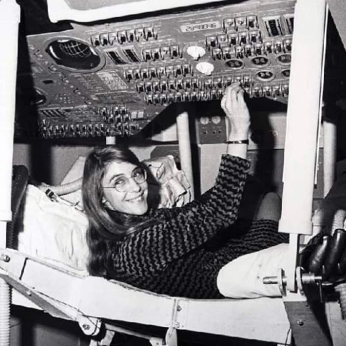 Margaret Hamilton, 1960. Software Programmer on the Apollo 11 lander ...