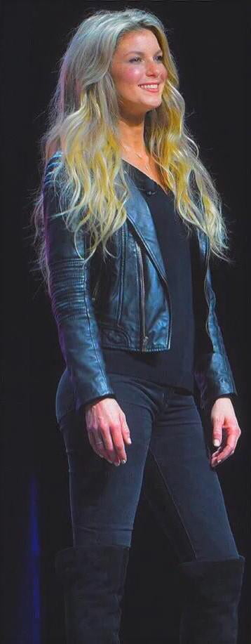 Supermodel Marisa Miller, First Public Appearance since 2018 - 9GAG