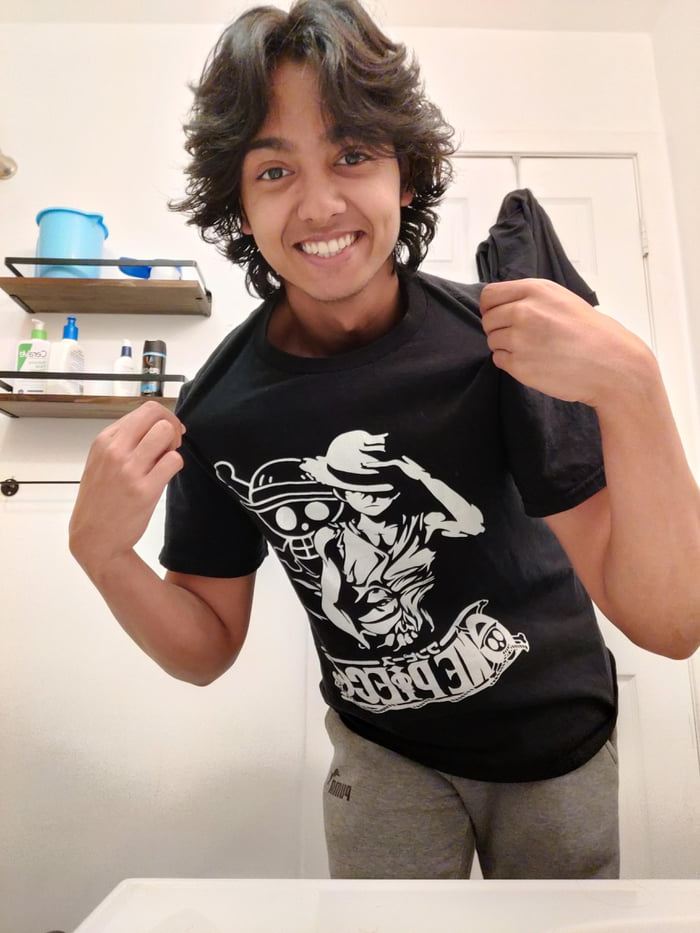 New one piece shirt goes crazy man - 9GAG