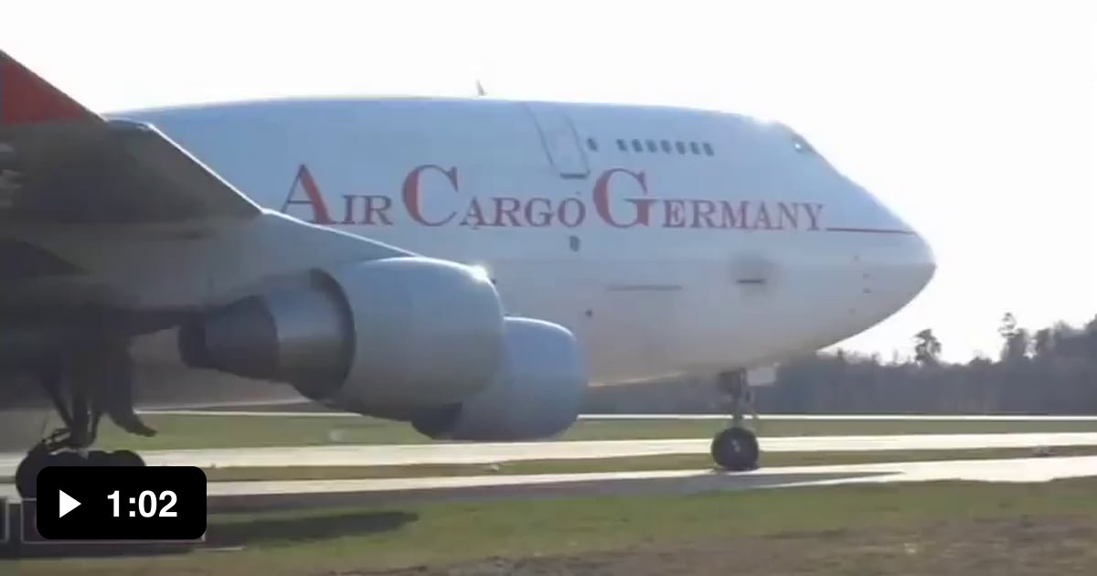 Boeing 747 blows car away. - 9GAG