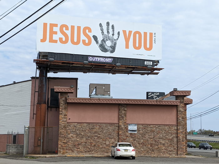 This "Jesus High Fives You" billboard - 9GAG