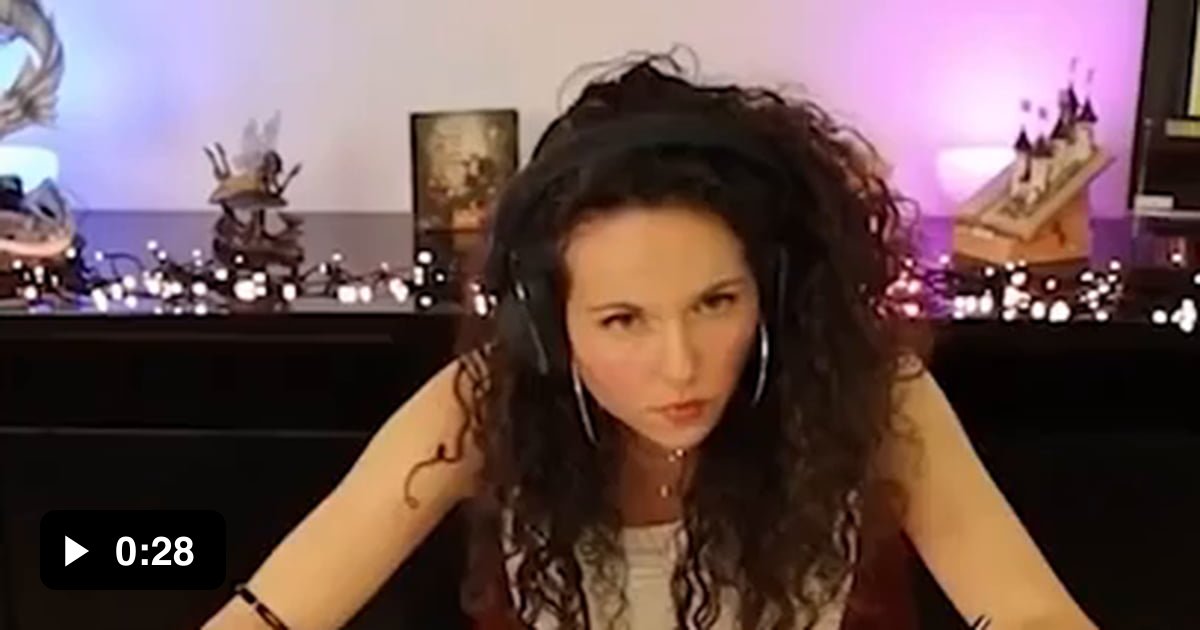 Dutch quadri-dextrous artist creates four stunning photo-like portraits ...