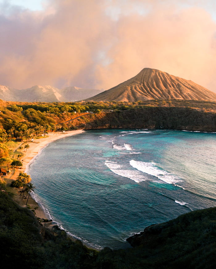 Sunrise in Hawaii hits differently - 9GAG