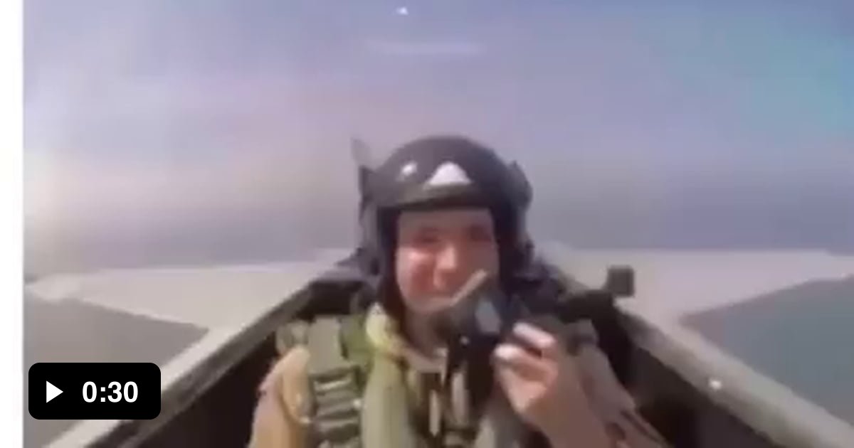 Man sings 'Danger zone' while pulling 6. 3g's in a fighter jet - 9GAG
