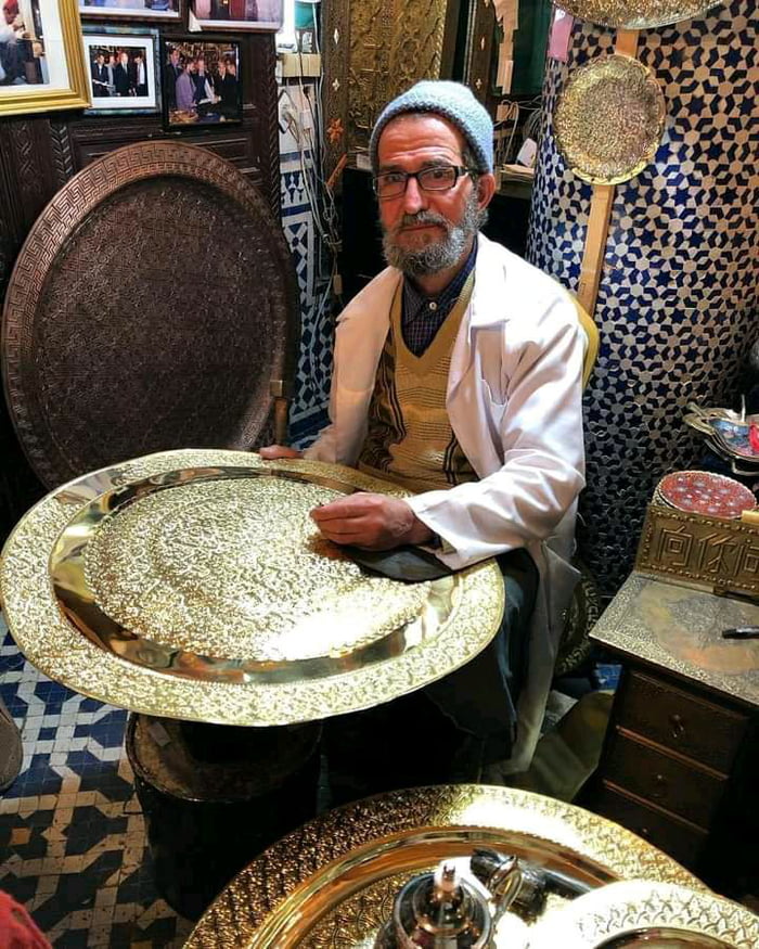 40 years or traditional cooper hand work - 9GAG