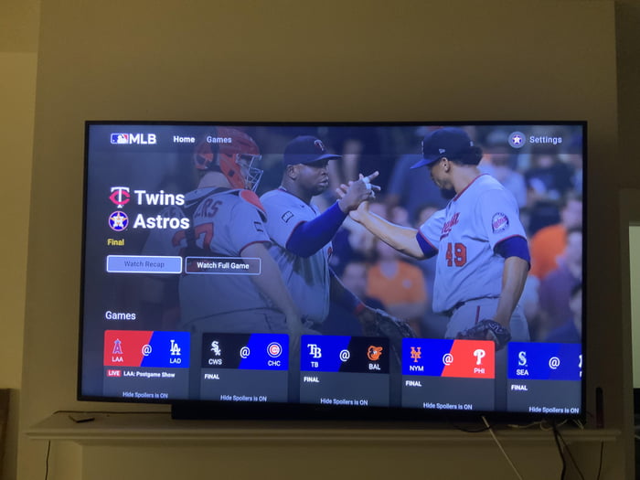 MLB app has spoiler alerts, but it shows the winning team celebrating ...