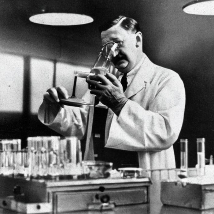 Adolf Hitler inventing the first microphone (1932) - 9GAG