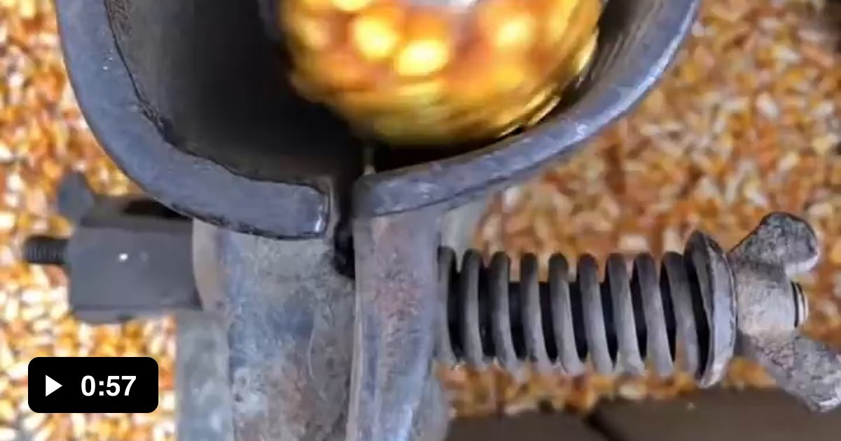 Self-ejecting corn cob mechanism - 9GAG