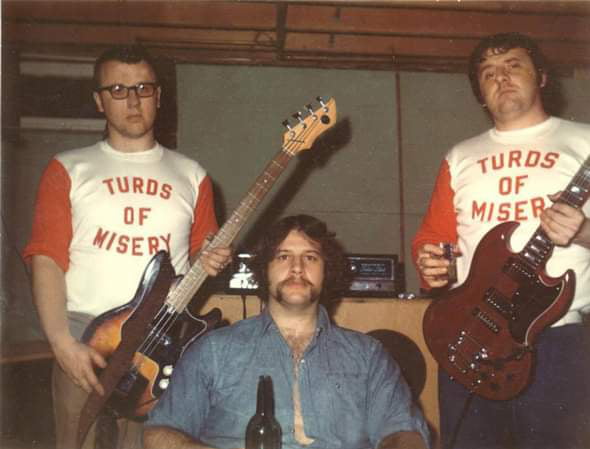 A long forgotten band. They never released a record. Great band photo ...
