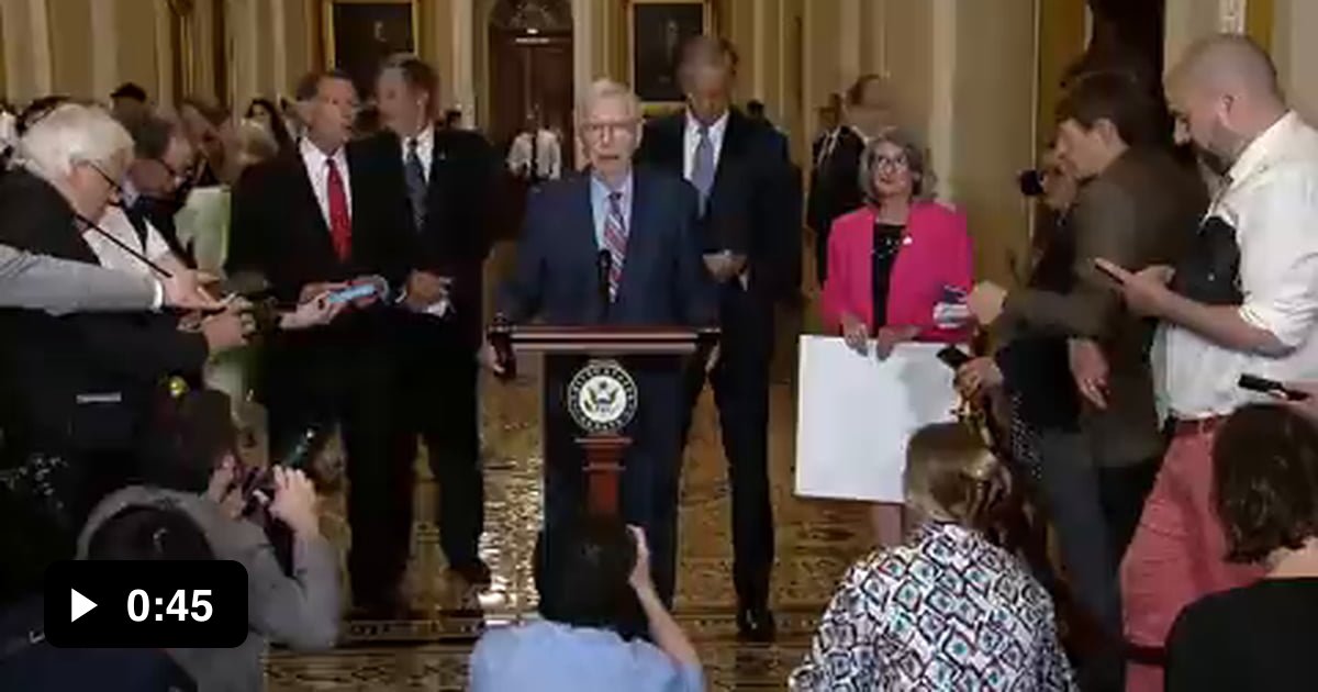 When someone hits pause button - 9GAG