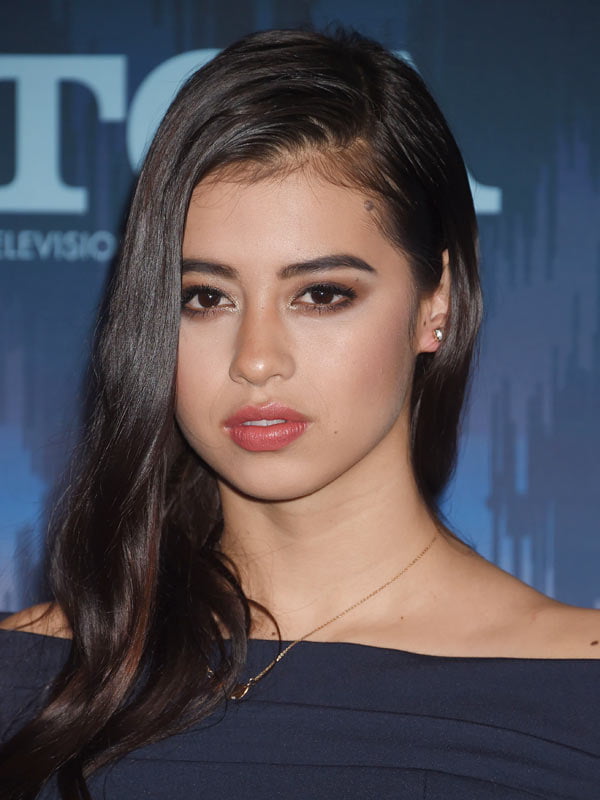 Amber Midthunder from the movie Prey - 9GAG