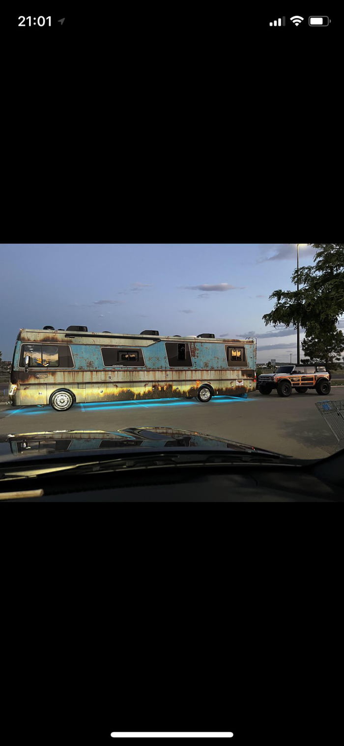Brand new rv wrapped to look like a rust bucket - 9GAG