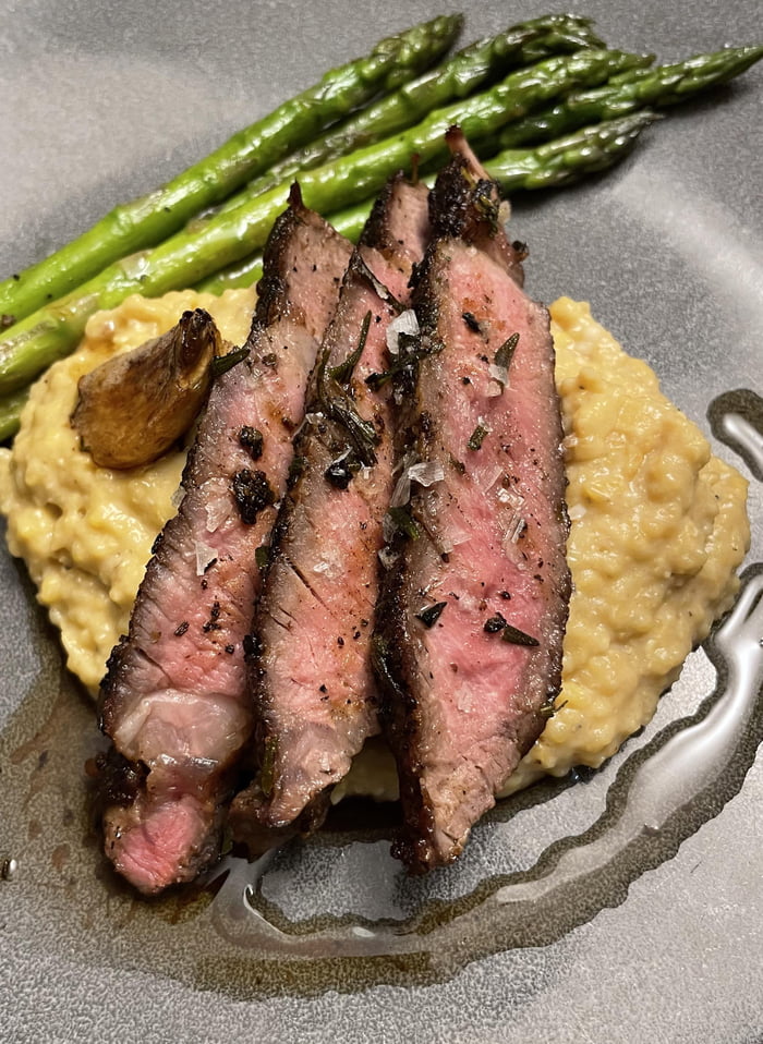 Ribeye steak over creamy polenta with asparagus - 9GAG