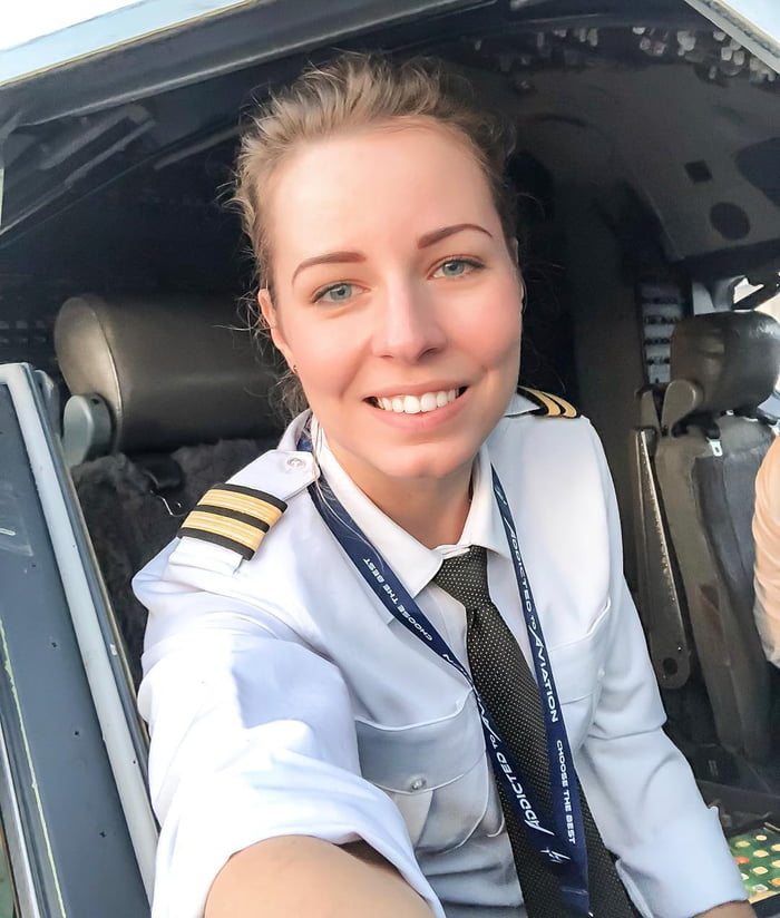 Pilot girl - 9GAG