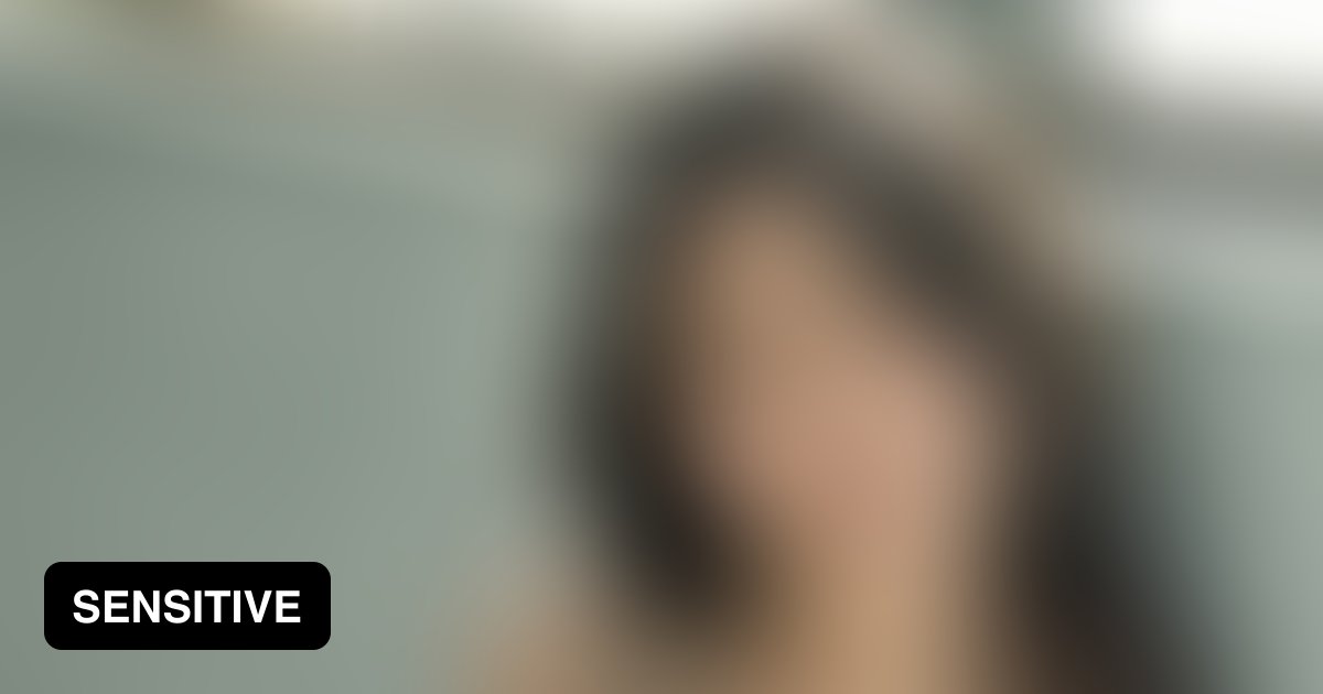 Bikini hottie - 9GAG