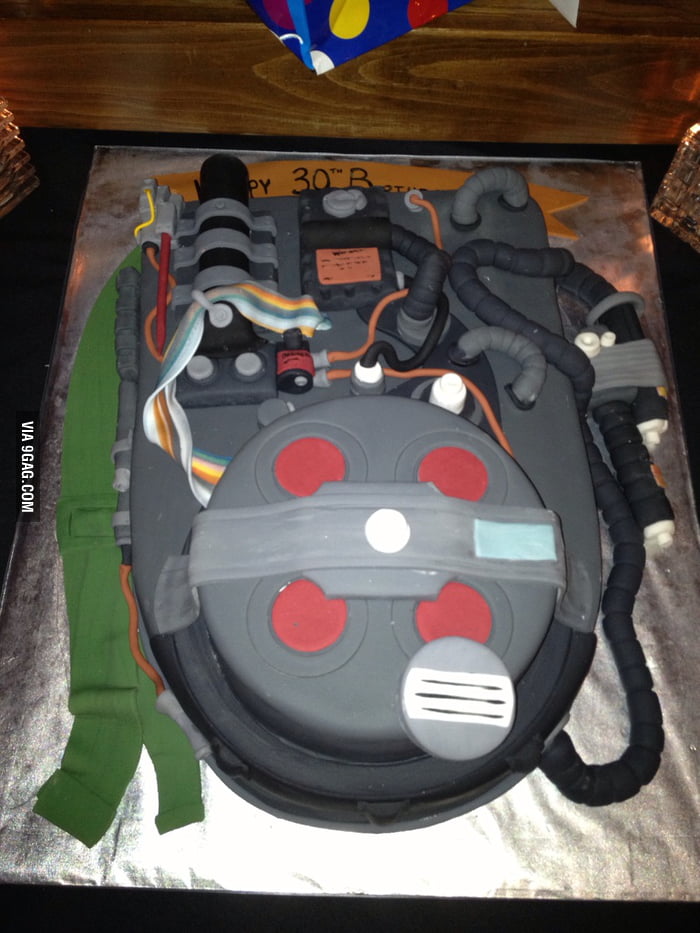 Proton pack cake for my 30th birthday. - 9GAG