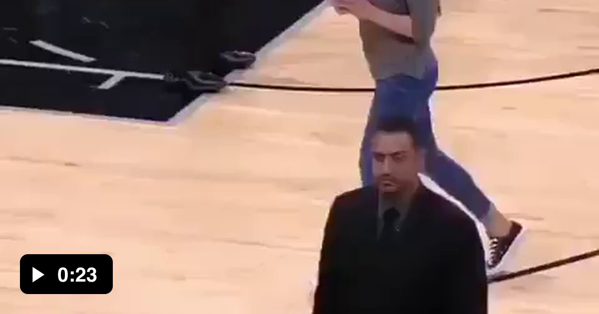 An impressive throw - 9GAG