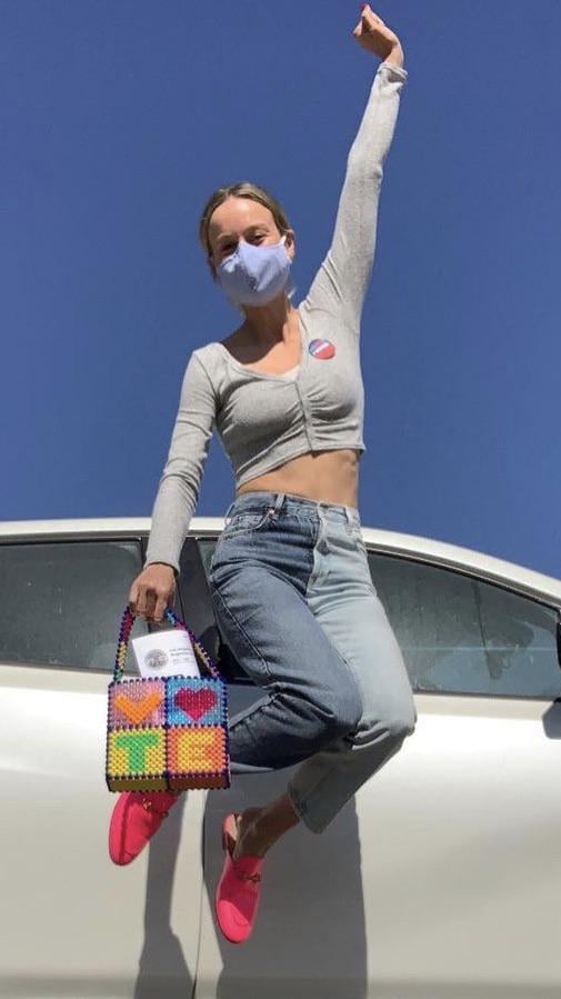 Brie Larson’s midriff! - 9GAG