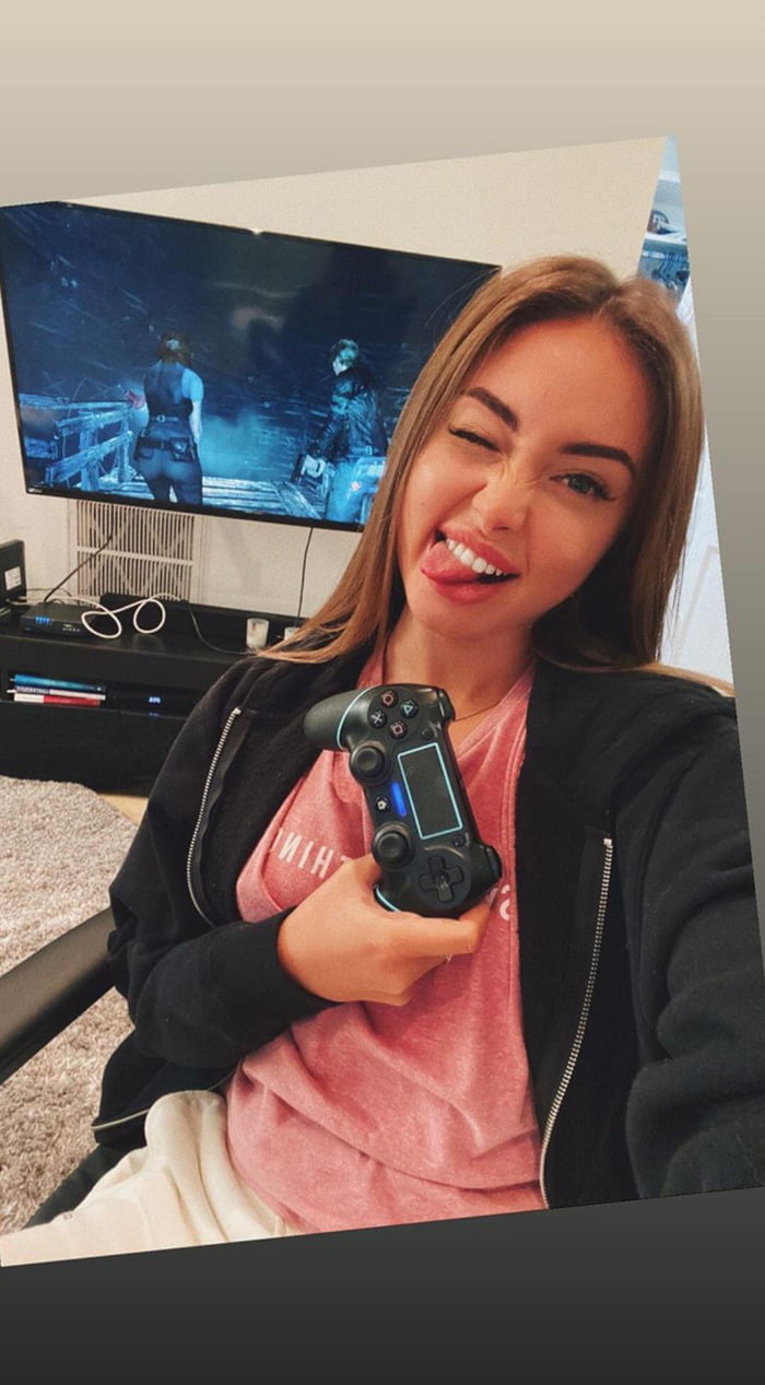 Anna Bakalova - 9GAG