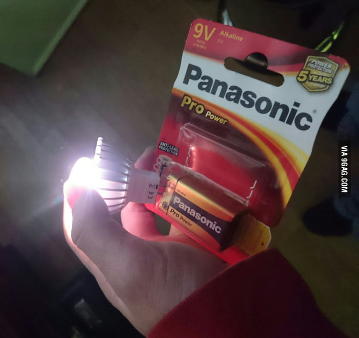 Simple mans flashlight - 9GAG