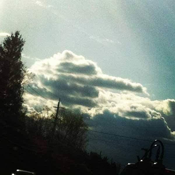 This middle-finger shaped cloud - 9GAG