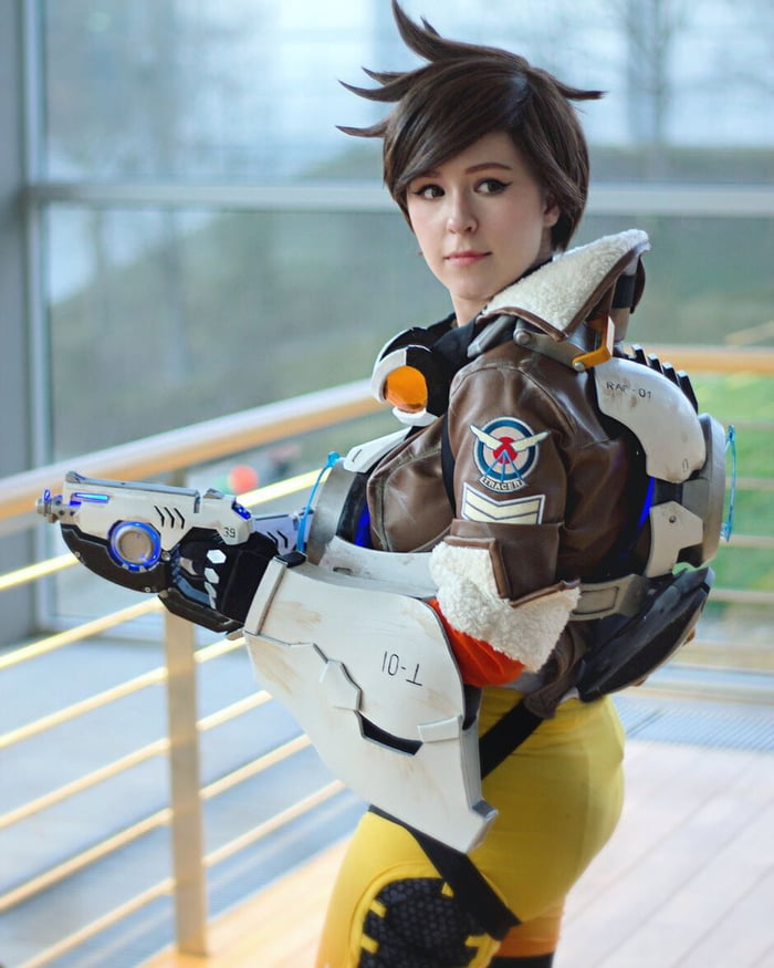Sharing my completely selfmade Tracer cosplay! I used my 3D printer for ...