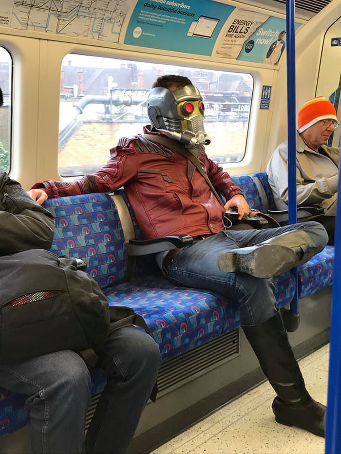 Normal morning train commute in London - 9GAG