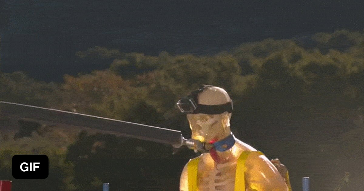 What would happen if the Predator tried to rip your spine out. - 9GAG