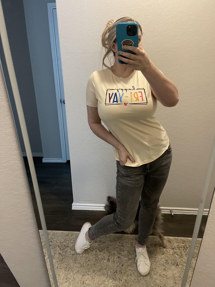 Happy Friday 🩵🩷 - 9GAG