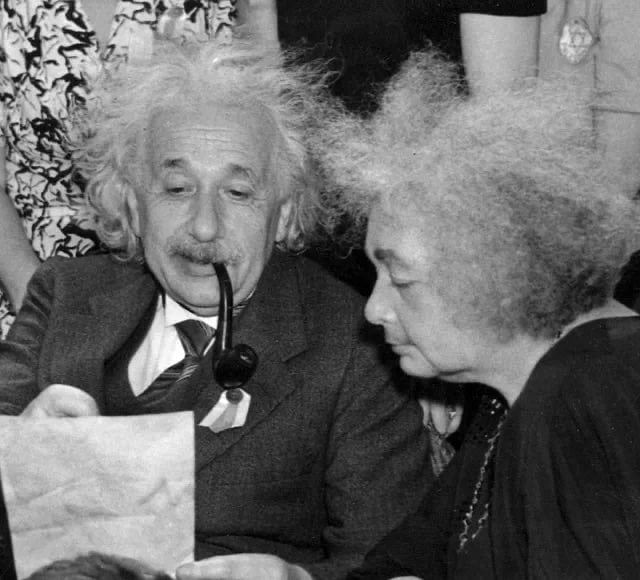 Albert Einstein and his sister Maya Einstein. New York in 1939. - 9GAG