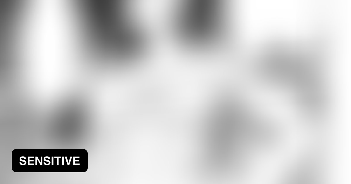 Using panel separations to censor things is tight - 9GAG