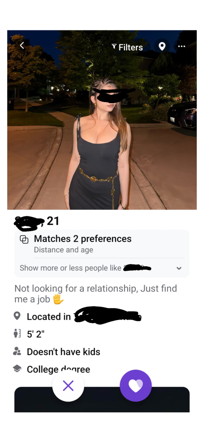 Ma'am this ain't LinkedIn - 9GAG