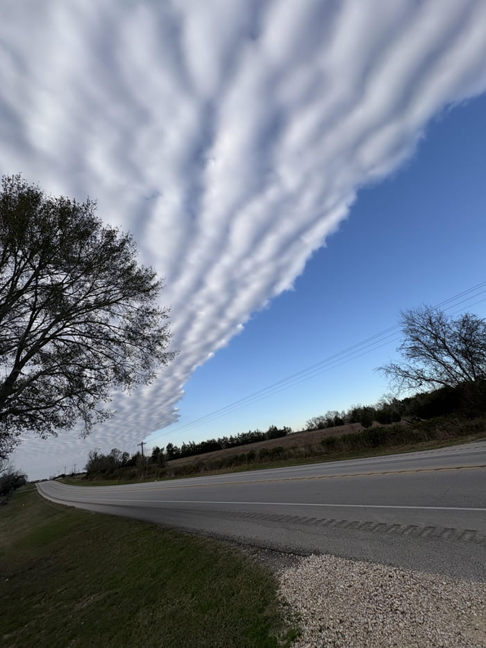 Saw this weird cloud formation the other day in west Texas. Went as far as the eye could see ...