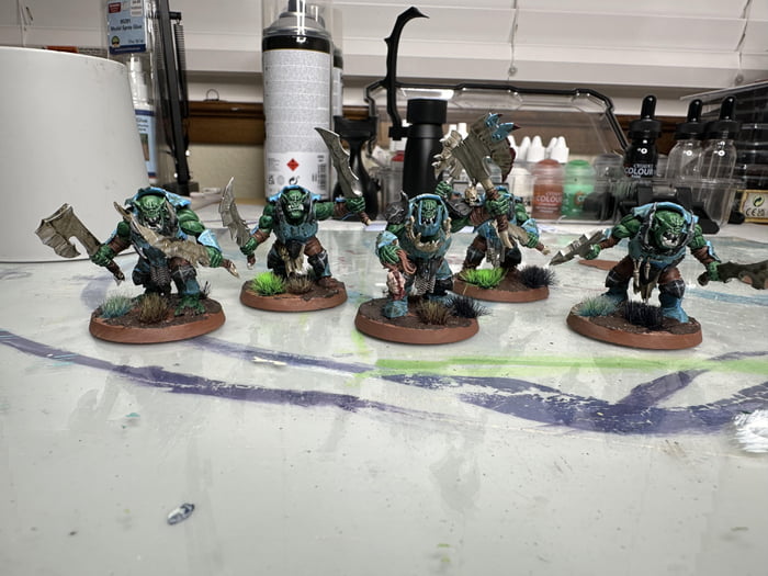 Looking for Near By AoS Group (pic for attention) - 9GAG