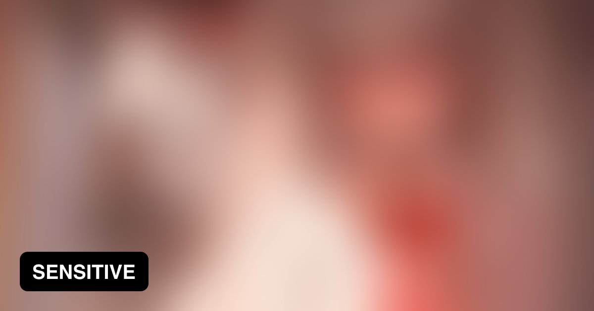 Alexandrina's thicc thighs - 9GAG