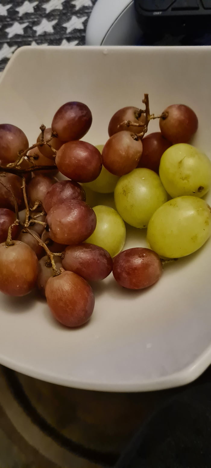 Of a bunch of grapes. Mixed bunch of white and red grapes from lidl. - 9GAG