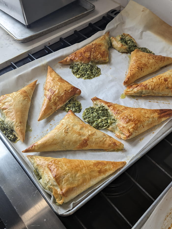 Might have overdid it on the filling - 9GAG