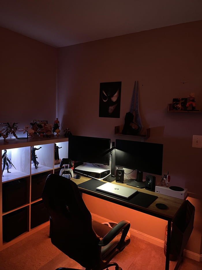 Gaming/college setup - 9GAG