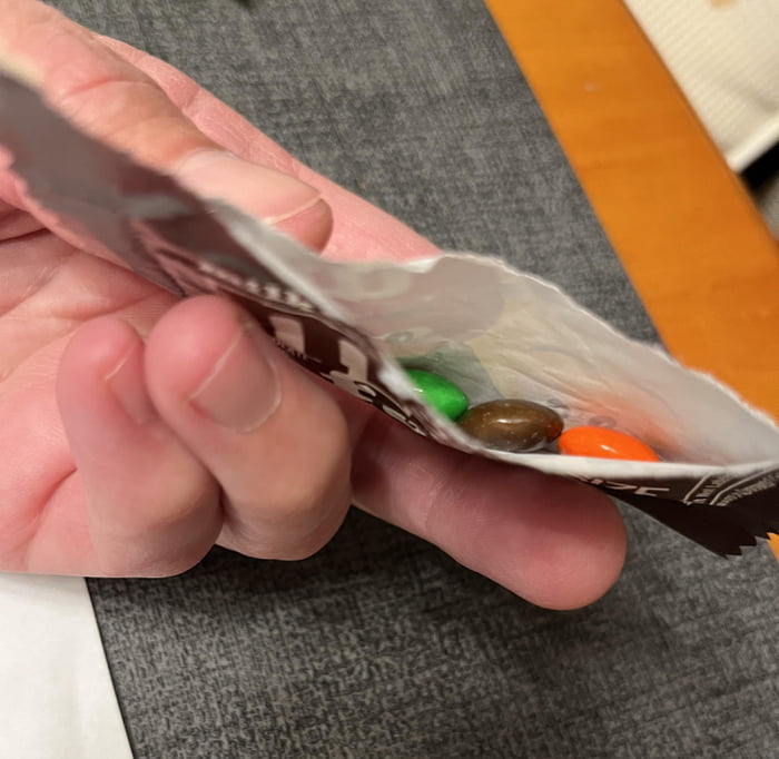 Fun Size has exactly 3 M&M’s - 9GAG