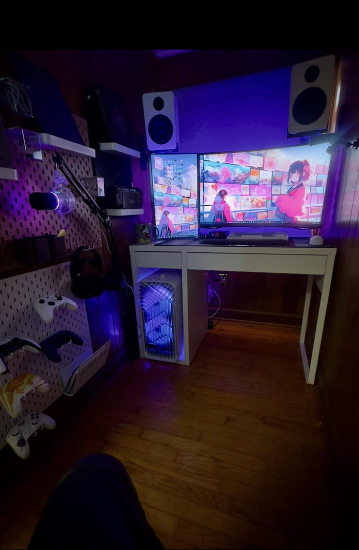 Dormer setup in bedroom. - 9GAG