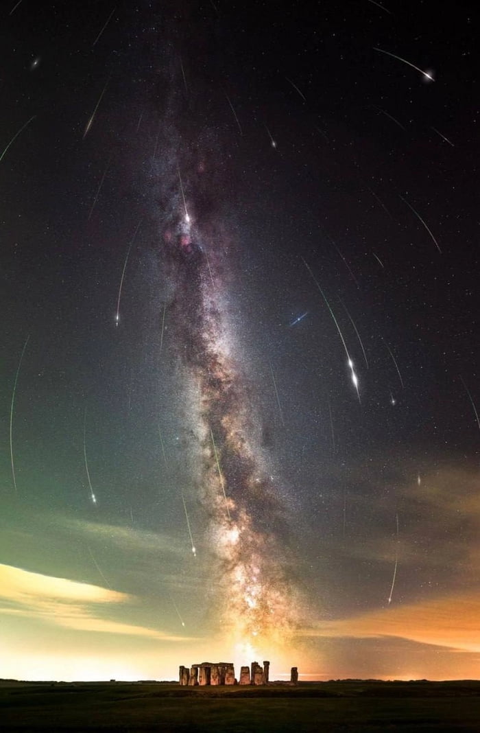 A photographer from Britain captured the Perseid meteor shower over ...