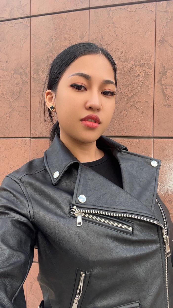 Do you think this jacket makes me look wild? - 9GAG