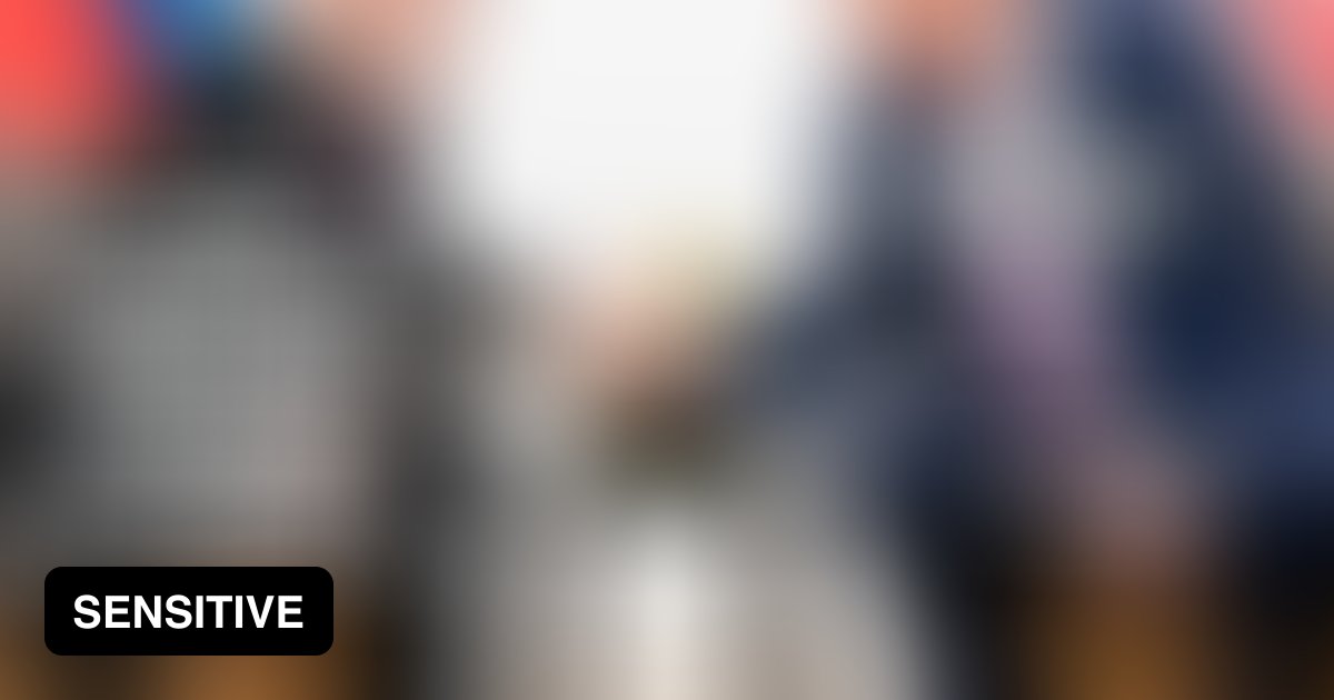 Bromance with benefits - 9GAG