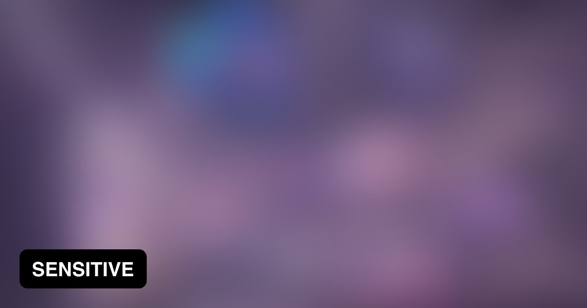 Korean pop singer crushed by falling screen. - 9GAG