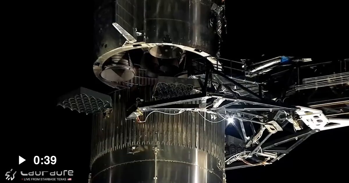 Funny video by LabPadre. Starship stacking using music from docking ...