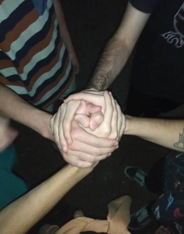 The magical four man handshake - 9GAG