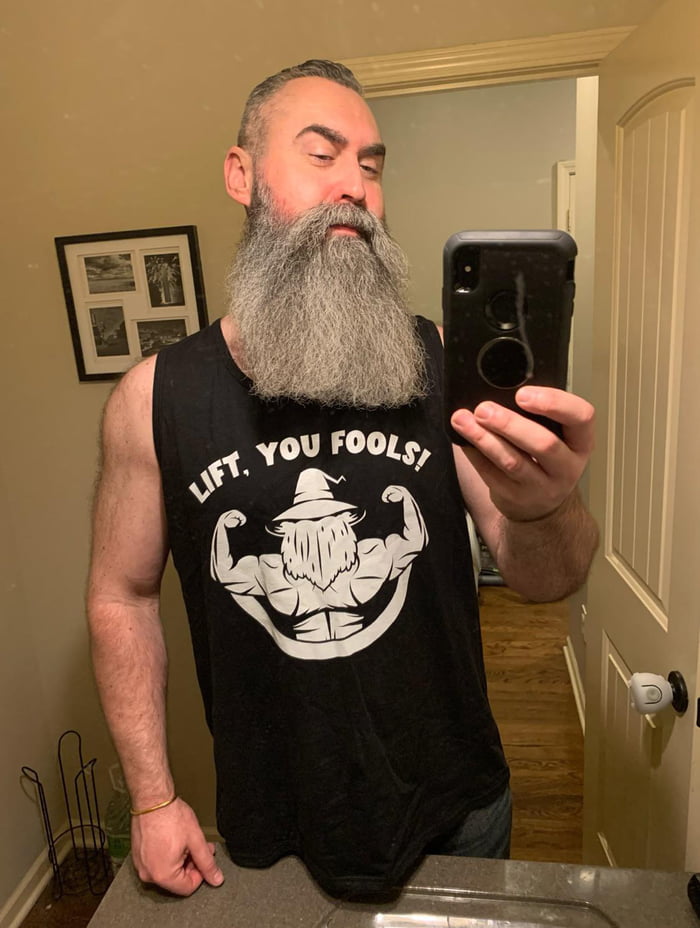 Needed a Gandalf shirt to match the Gandalf beard. - 9GAG