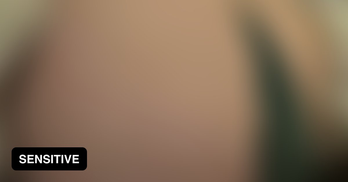 Asian girl likes to tease... - 9GAG