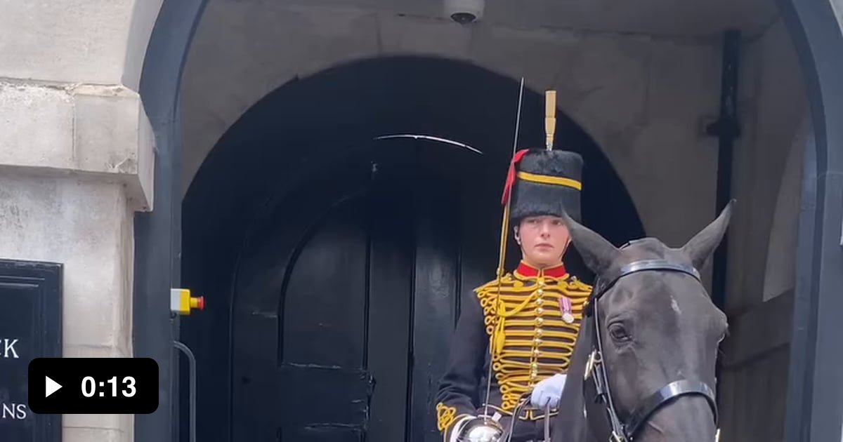 Woman guard... - 9GAG