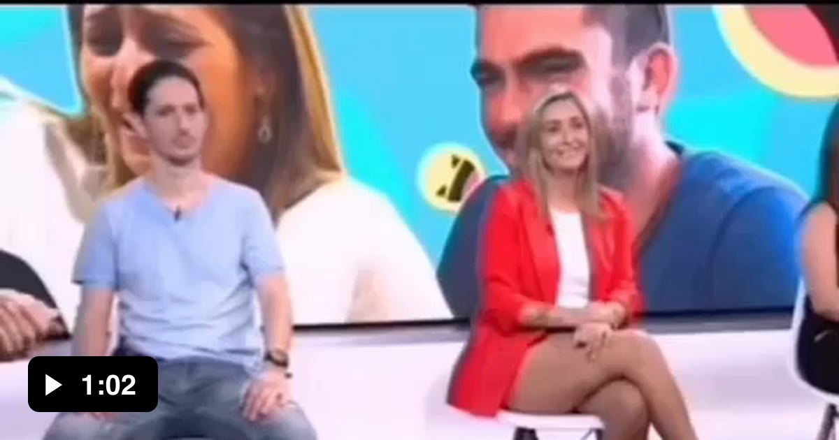 The dolphin and fog horn - 9GAG